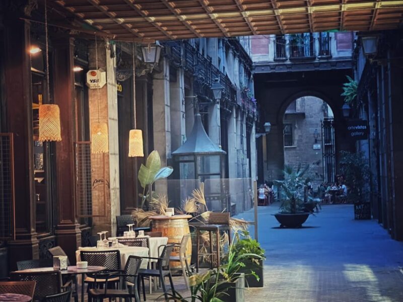 Barcelona: Highlights Walk - Ramblas, Old Town, Gaudí Sights - Authenticity and Local Insights