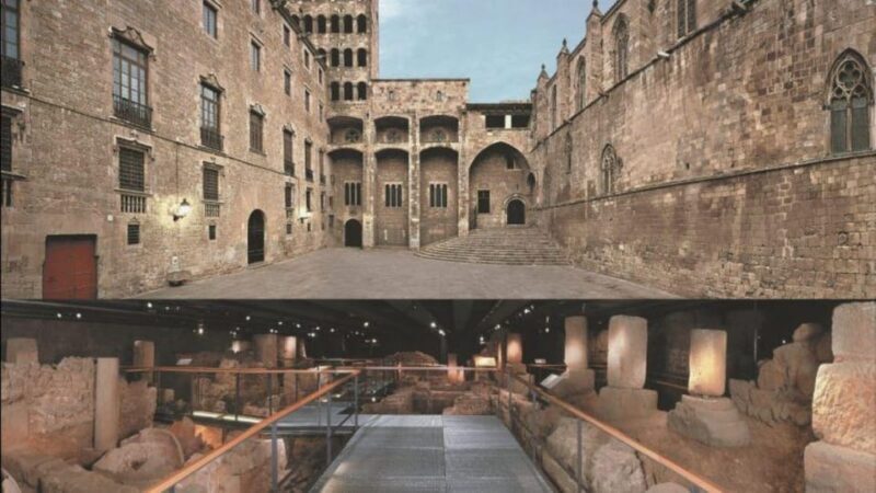 Barcelona: Historic Walking Tour - Key Points