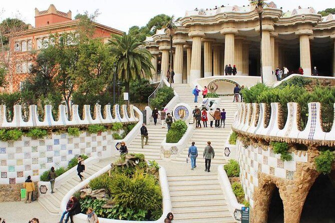 Barcelona in 1 Day: Sagrada Familia, Park Guell,Old Town & Pickup - Exploring the Itinerary: What Youll See and Experience