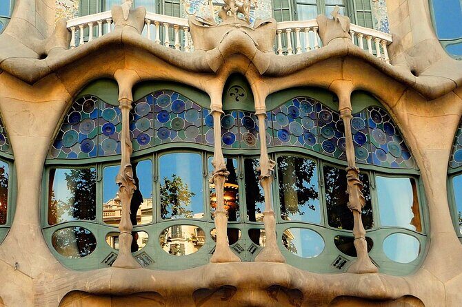 Barcelona in 1 Day: Sagrada Familia, Park Guell,Old Town & Pickup - Practical Tips for Making the Most of This Tour
