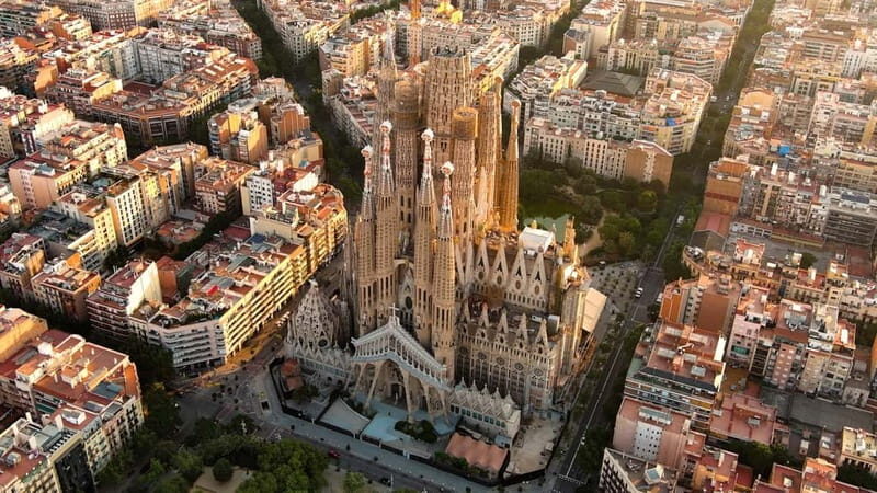 Barcelona in a Day: 6-Hour Scenic & Cultural Highlights Tour - Exploring Barcelona in a Day: A Deep Dive