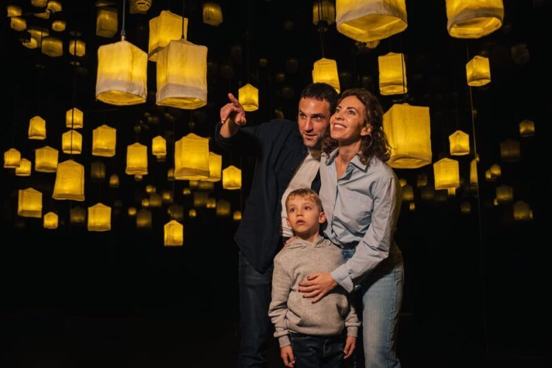 Barcelona: Interactive Art Installation by IKONO - Key Points