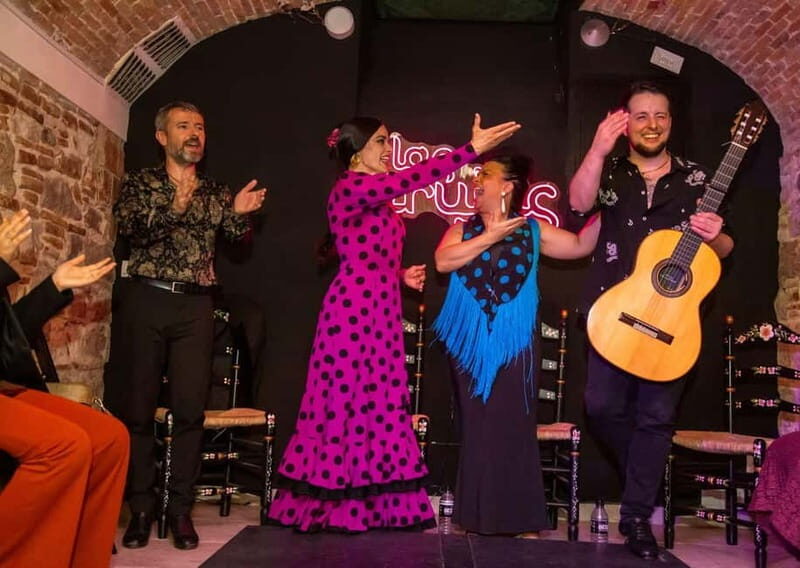 Barcelona: Las Brujas Flamenco Club Show Ticket - Key Points