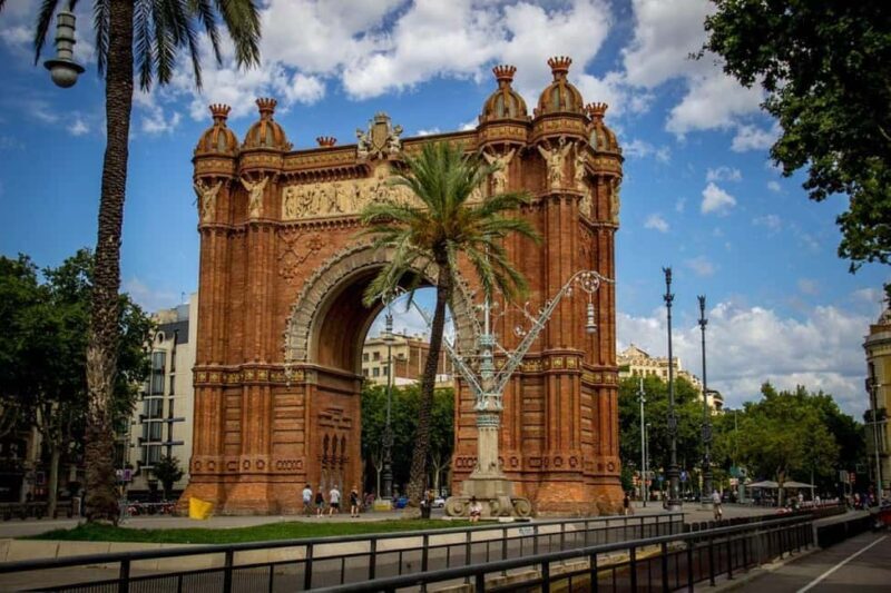 Barcelona Layover Experience: Must-See City Highlights - Navigating the Barcelona Layover Experience