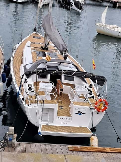Barcelona: Luxury Sailing Experience from Port Olimpic - Detailed Breakdown of the Itinerary