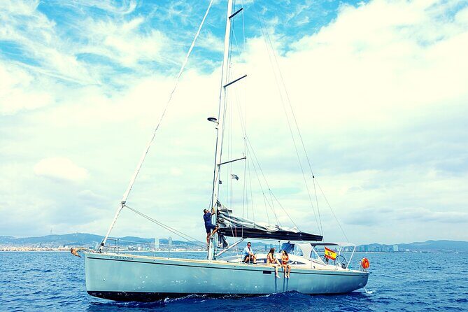 Barcelona Luxury Yacht Cruise  Day or Sunset, Open Bar & Snacks - Who Is This Tour Best For?