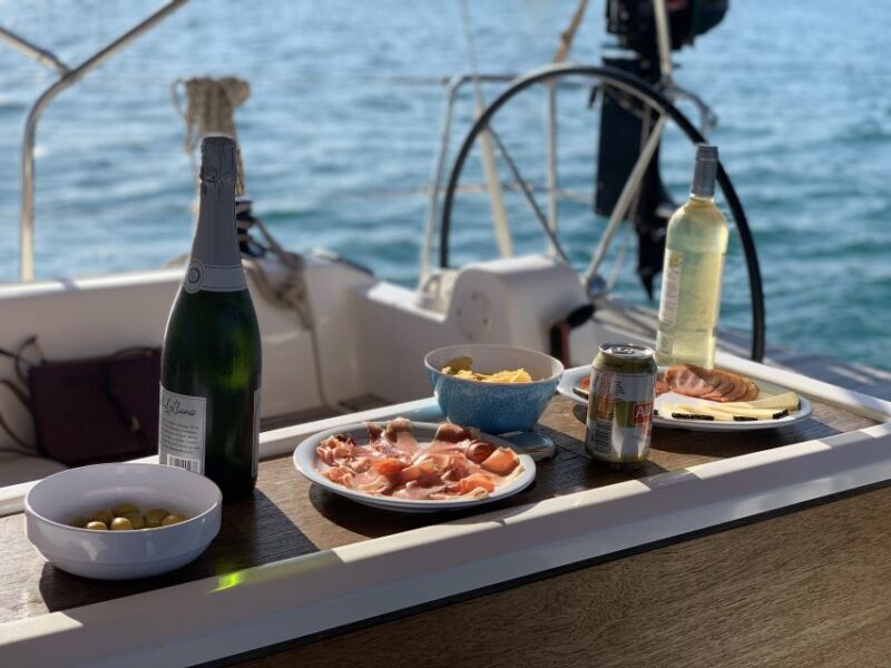 Barcelona: Midday or Sunset Sailing with Open Bar and Snacks - FAQ
