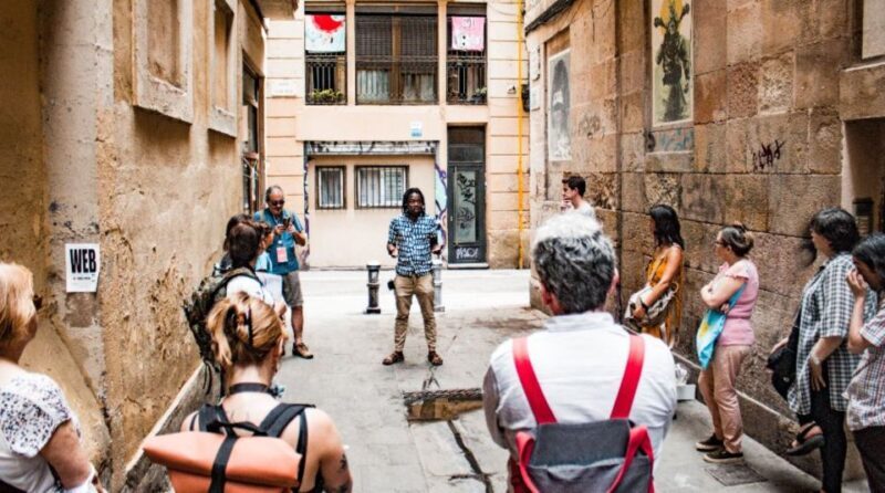 Barcelona: Migrant History and Interculturality Walking Tour - The Guide & Group Experience