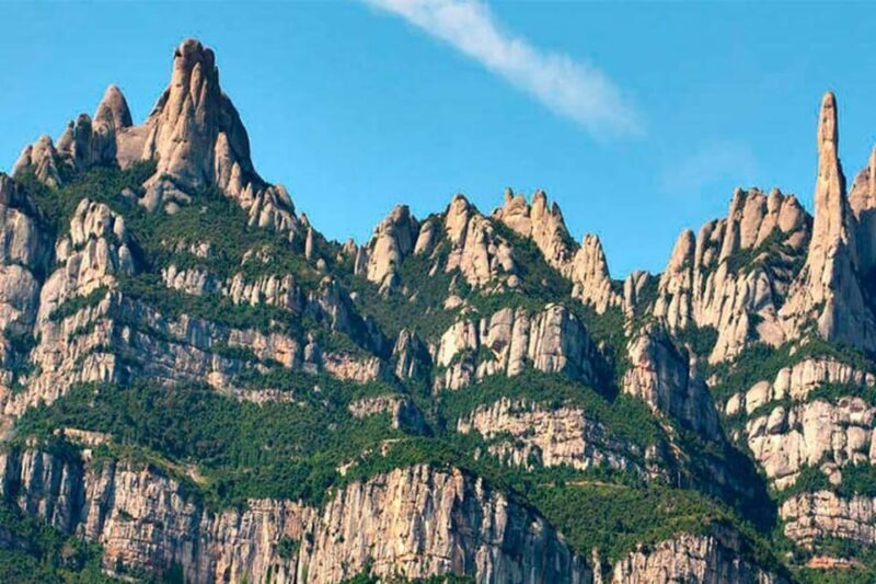 Barcelona: Monserrat, Castle and Salt Private Tour - An In-Depth Look at the Tour Experience