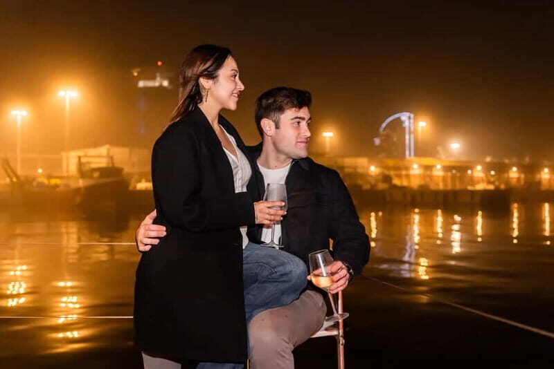 Barcelona: Night Cruise with Live Saxophone & Drink - The Music: A Lounge-Level Vibe