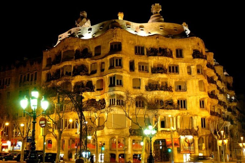 Barcelona: Night Tour on Sidecar Motorcycle - Highlights: The Landmarks and Neighborhoods