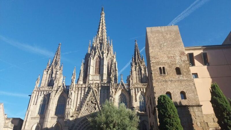 Barcelona: Old City Guided Walking Tour with a Local - Key Points