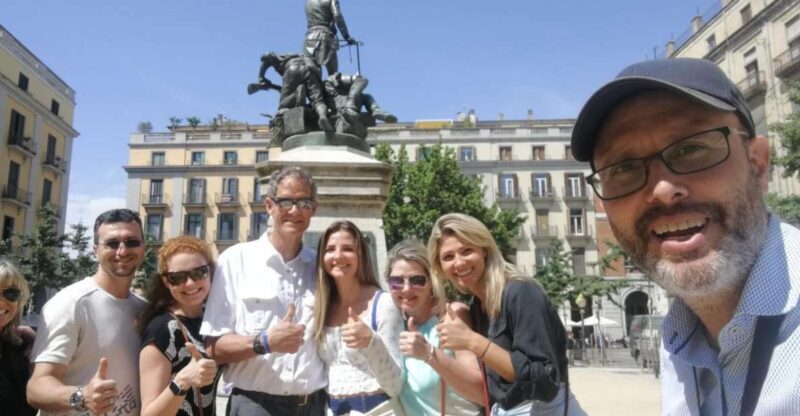 Barcelona: Old Town and Gothic Quarter Walking Tour - Key Points