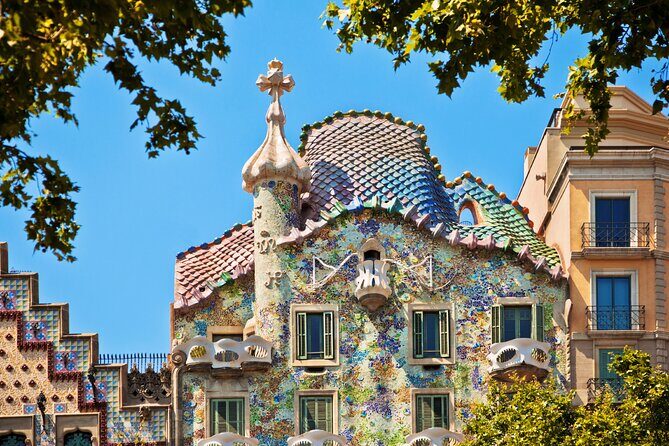 Barcelona Old Town Walking Tour & Optional Casa Battlo Ticket - Practical Details and Value