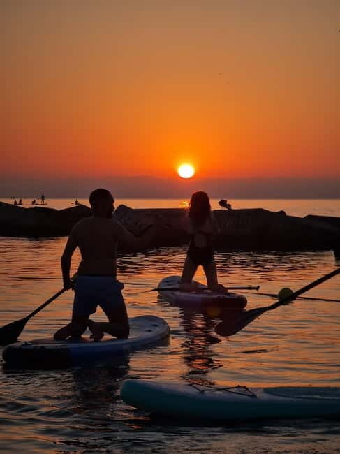 Barcelona: Paddleboard at sunrise. Inc.: teacher, photos/videos, material, equipment. - Who Should Consider It