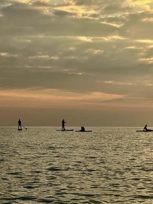 Barcelona: Paddleboard at sunrise. Inc.: teacher, photos/videos, material, equipment. - FAQs