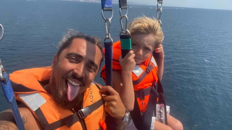 Barcelona: Parasailing with panoramic views over the sea - The Experience in Detail