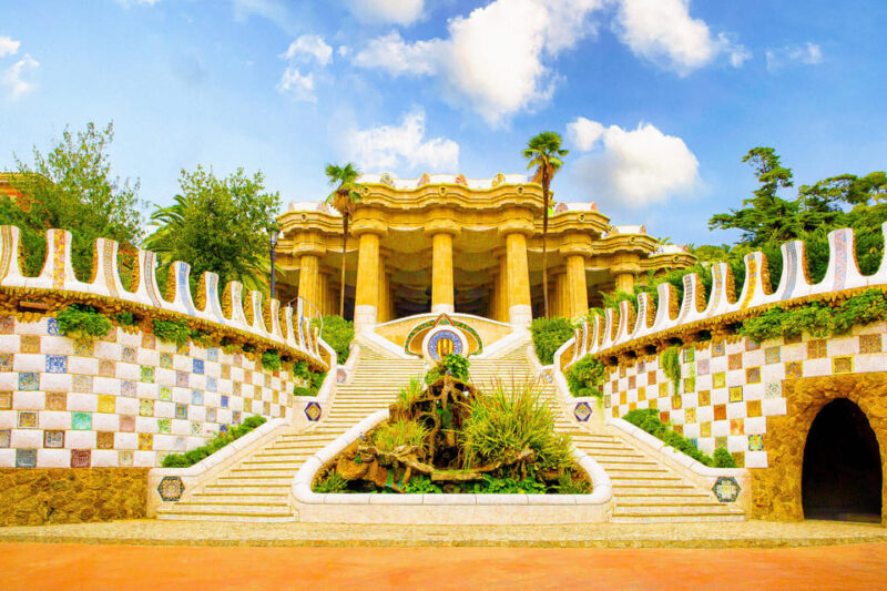 Barcelona: Park Güell Guided Tour with Fast-Track Ticket - Key Points