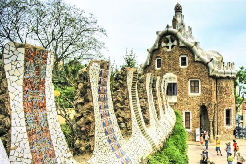 Barcelona & Park Güell: Private Half-Day Tour with Pickup - The Itinerary Breakdown