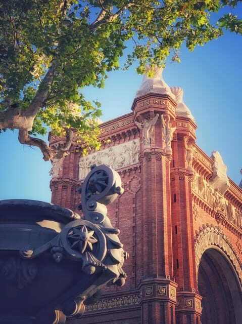 Barcelona: Phone Photography Tips & Tricks - Park & Old Town - FAQs