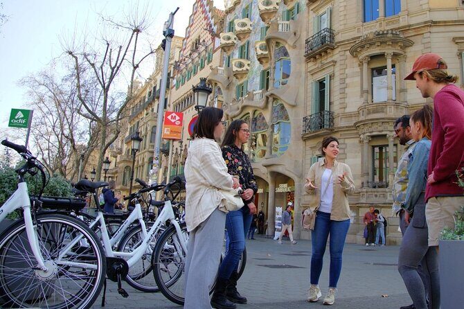 Barcelona Photo Highlights eBike Small Group Tour - The Itinerary in Detail