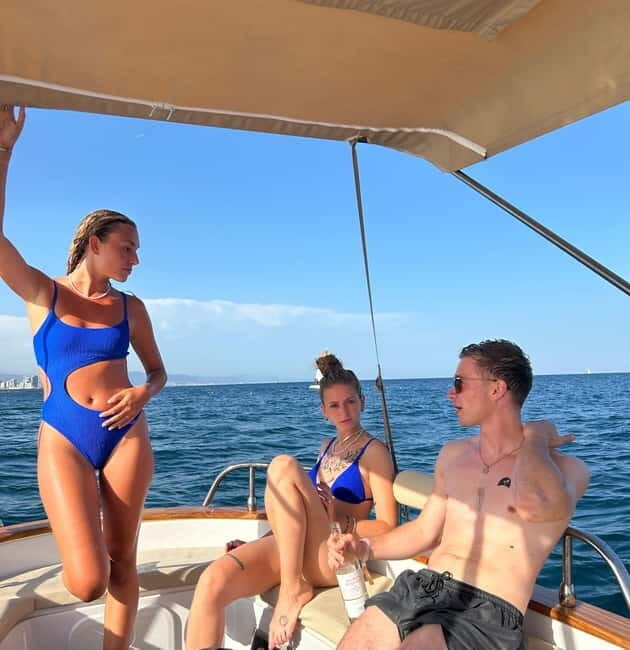Barcelona: Private Classic Yacht Tour with Drinks - The Experience in Detail