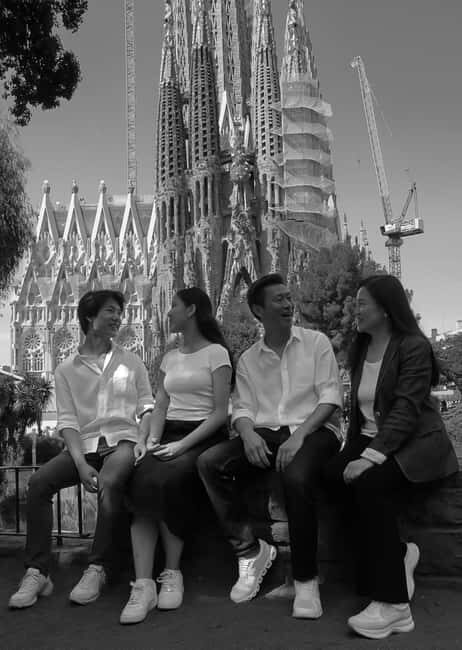 Barcelona - Private Family Photoshoot at Sagrada Familia - Key Points