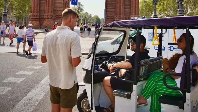 Barcelona: Private Hop-On Hop-Off Lion Tuk Tuk Tour - How This Tour Works and What to Expect