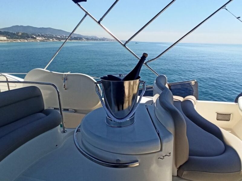 Barcelona: Private Motor Yacht Charter with drinks & food - FAQ