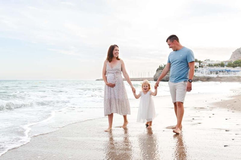 Barcelona: Private Photo Session with a Professional - Key Points