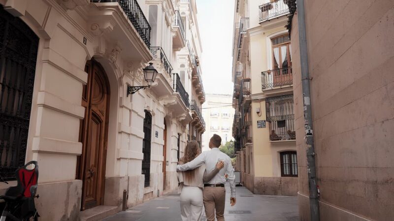 Barcelona: Private photo shooting with pro photographer - The Itinerary: A Walk Through Beauty and Hidden Corners