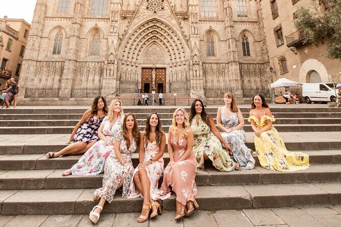 Barcelona Private Photoshoot at Cathedral & Kiss Wall - Introduction