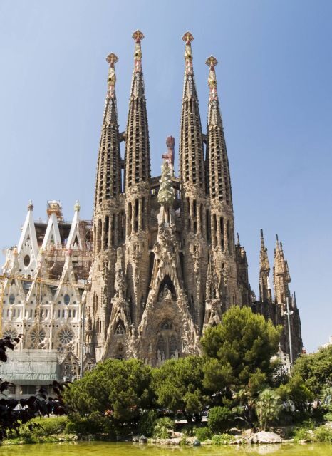 Barcelona: Private Sagrada Familia and Park Guell Tour - Who Might Not Love It?