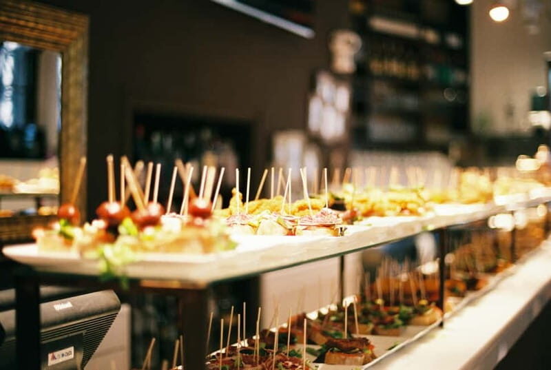 Barcelona Private Tapas & Historical Tour with a Local Guide - Key Points