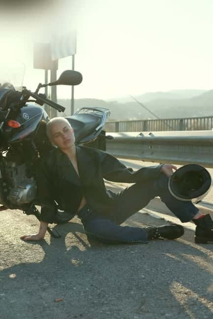 Barcelona: Retro Motorcycle Ride and Photoshoot - Key Points