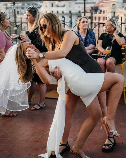 Barcelona: Rooftop Salsa Class with Bottomless Sangria - A Thorough Breakdown: The Experience in Detail