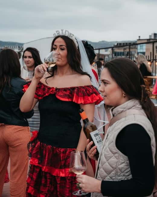 Barcelona: Rooftop Salsa Class with Bottomless Sangria - FAQs