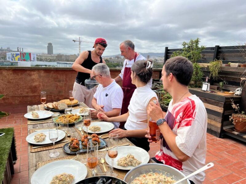 Barcelona: Rooftop Tapas and Sangria Class with a Chef - The Group Dynamic and Atmosphere