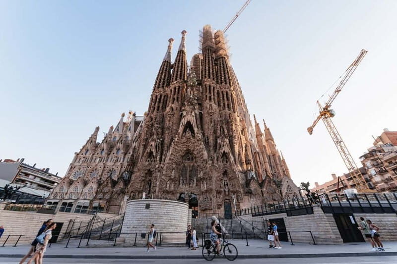 Barcelona: Sagrada Familia and City Tour by Bike or eBike - Analyzing the Value