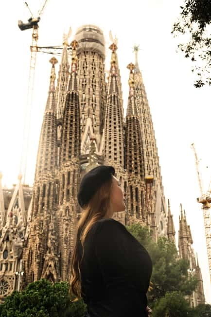 Barcelona: Sagrada Familia Cinematic Photoshoot - Key Points