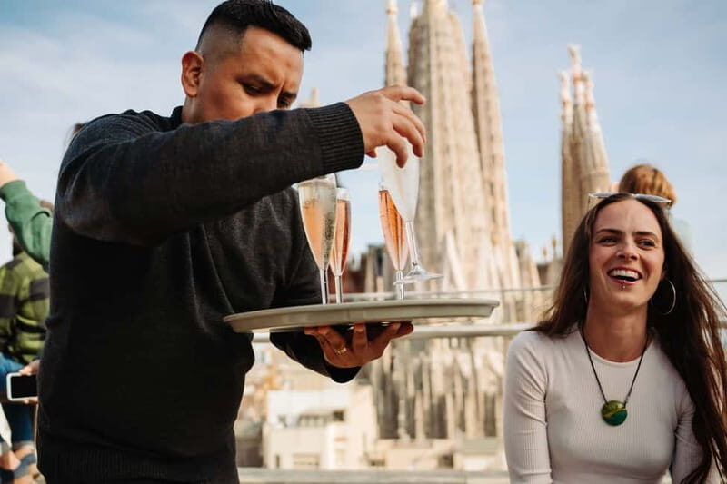 Barcelona: Sagrada Familia Evening Tour with Cava - The Interior: What Makes It Special