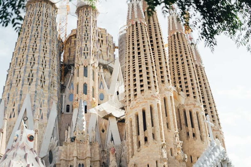 Barcelona: Sagrada Familia Guided Private Tour - Key Points