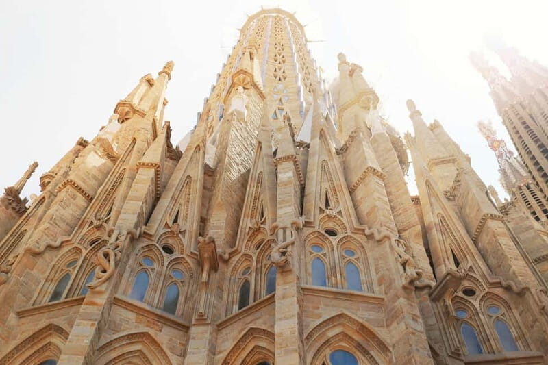 Barcelona: Sagrada Familia Guided Tour with Entry Ticket - Key Points