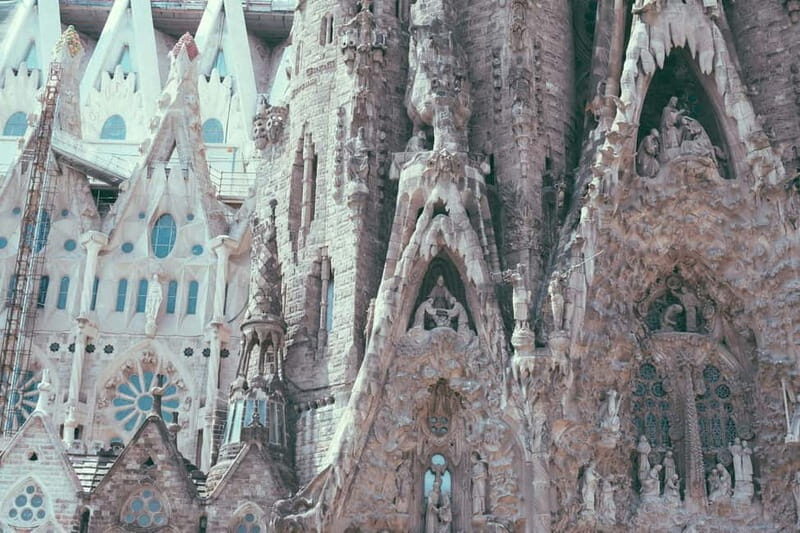 Barcelona: Sagrada Familia Guided Tour with Entry Ticket - The Sum Up