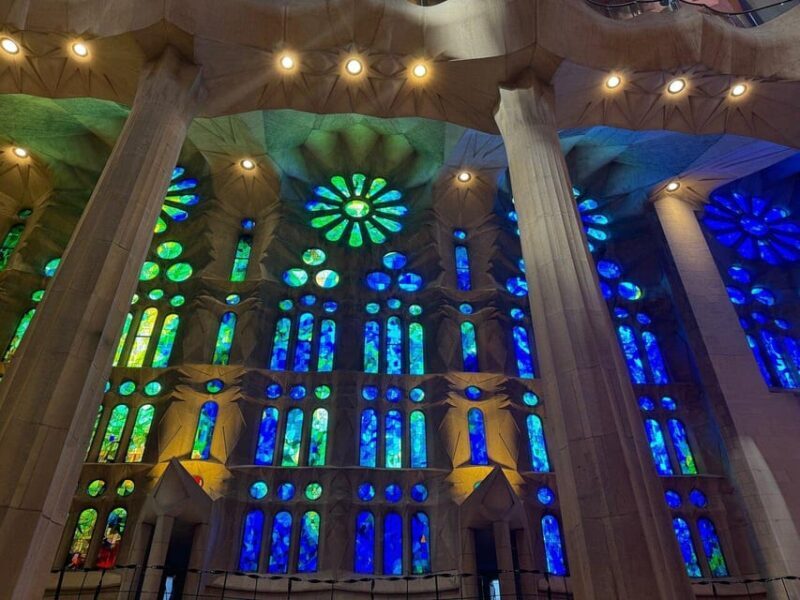 Barcelona: Sagrada Familia Guided Tour with Skip the Line - What Some Travelers Say