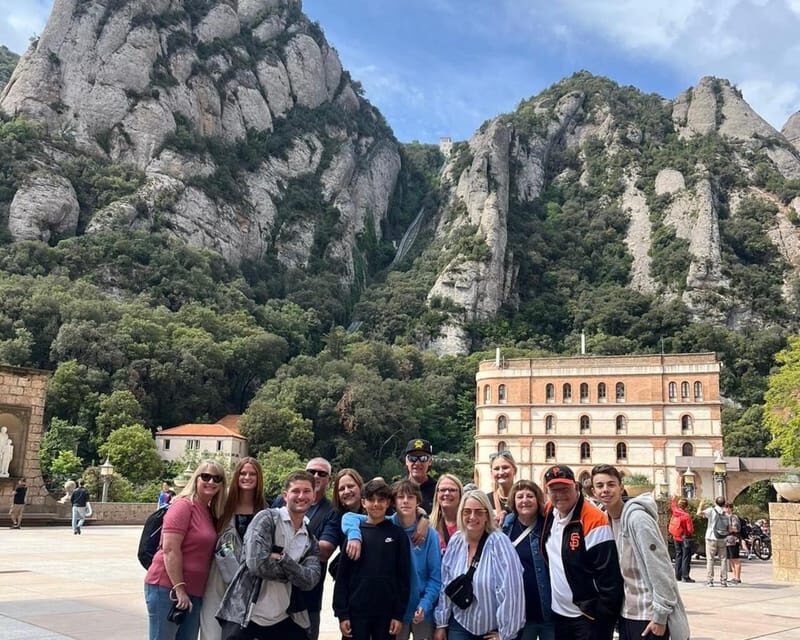 Barcelona: Sagrada Familia & Montserrat Full-Day with Pickup - Pickup and Introduction