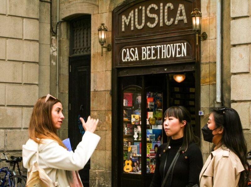 Barcelona: Sagrada Familia, Park Güell and Old Town Tour - What Makes This Tour Stand Out