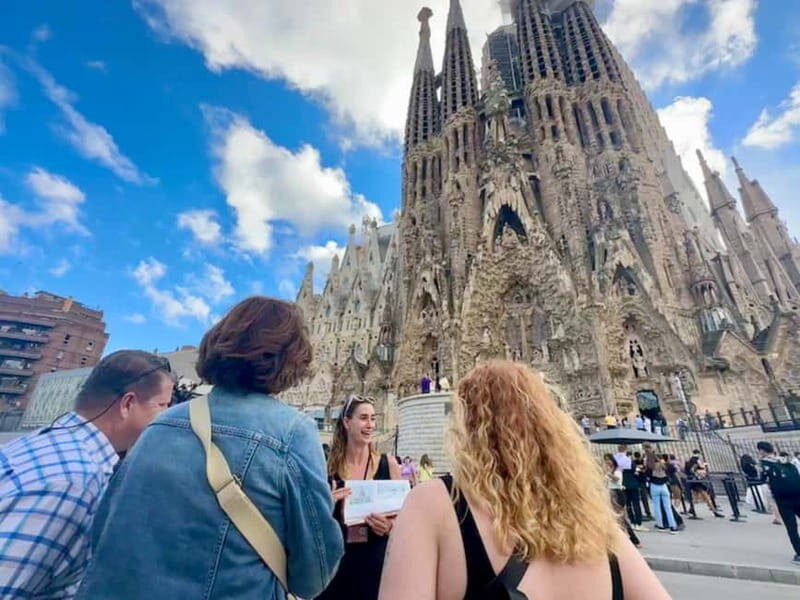 Barcelona: Sagrada Familia & Park Guell Tour with Transfer - Why This Tour Is a Good Fit