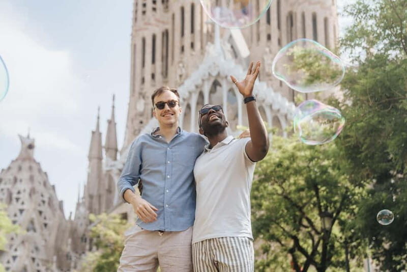 Barcelona: Sagrada Familia Photoshoot - Key Points
