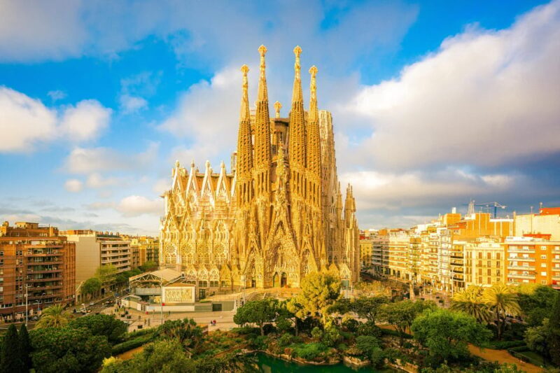 Barcelona: Sagrada Familia Priority Access Guided Tour - Starting Point and Convenience